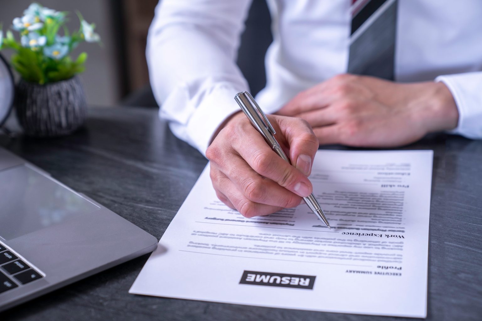 Crafting the Perfect Resume: Essential Tips and Examples