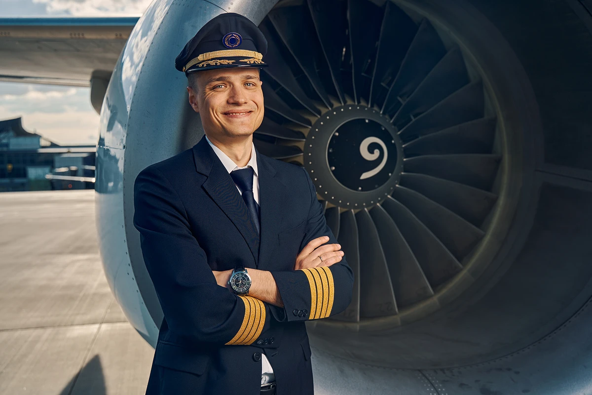 3 Pilot Resume Examples and Writing Guide to Help You