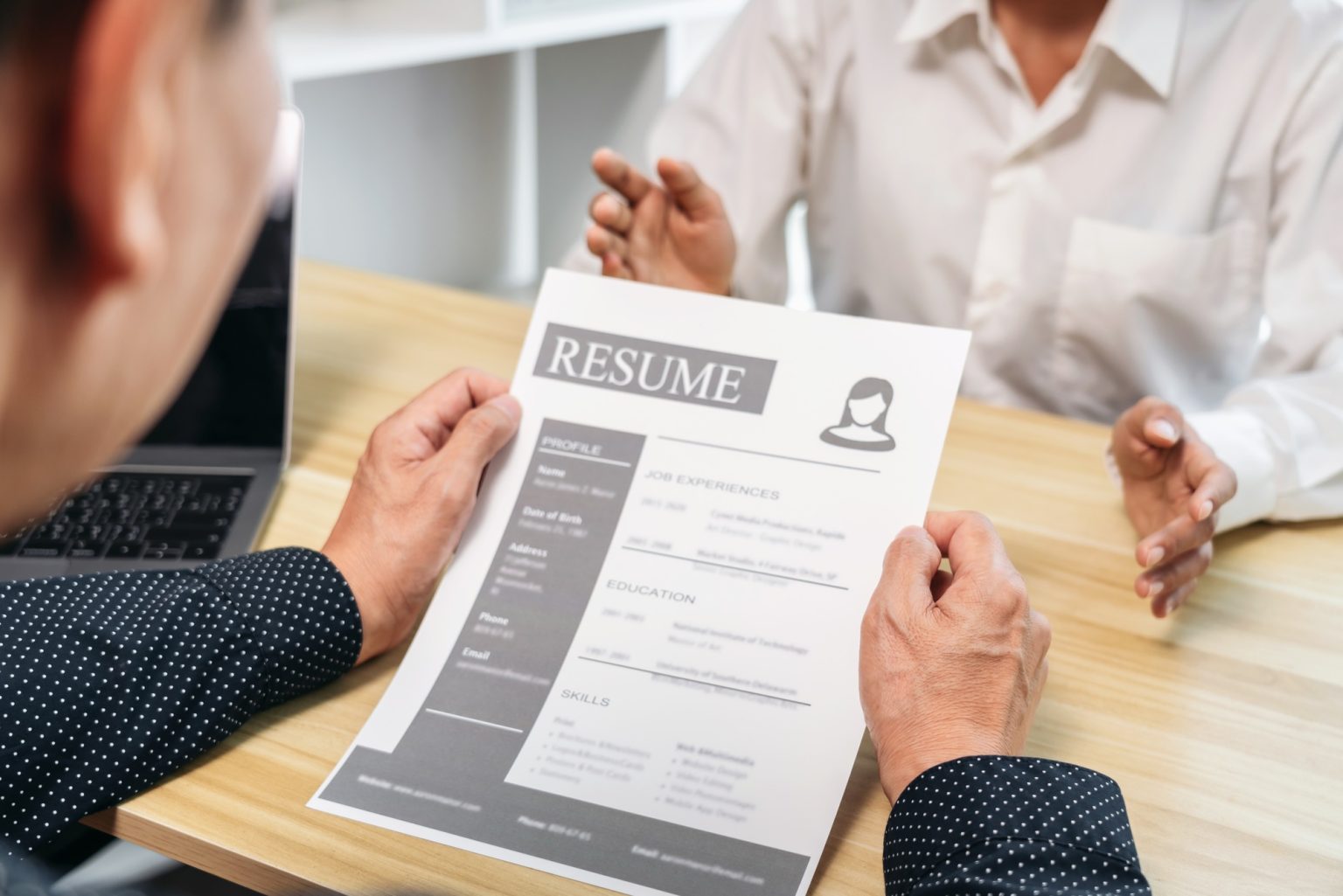 50 Resume Summary Examples for Job Applications